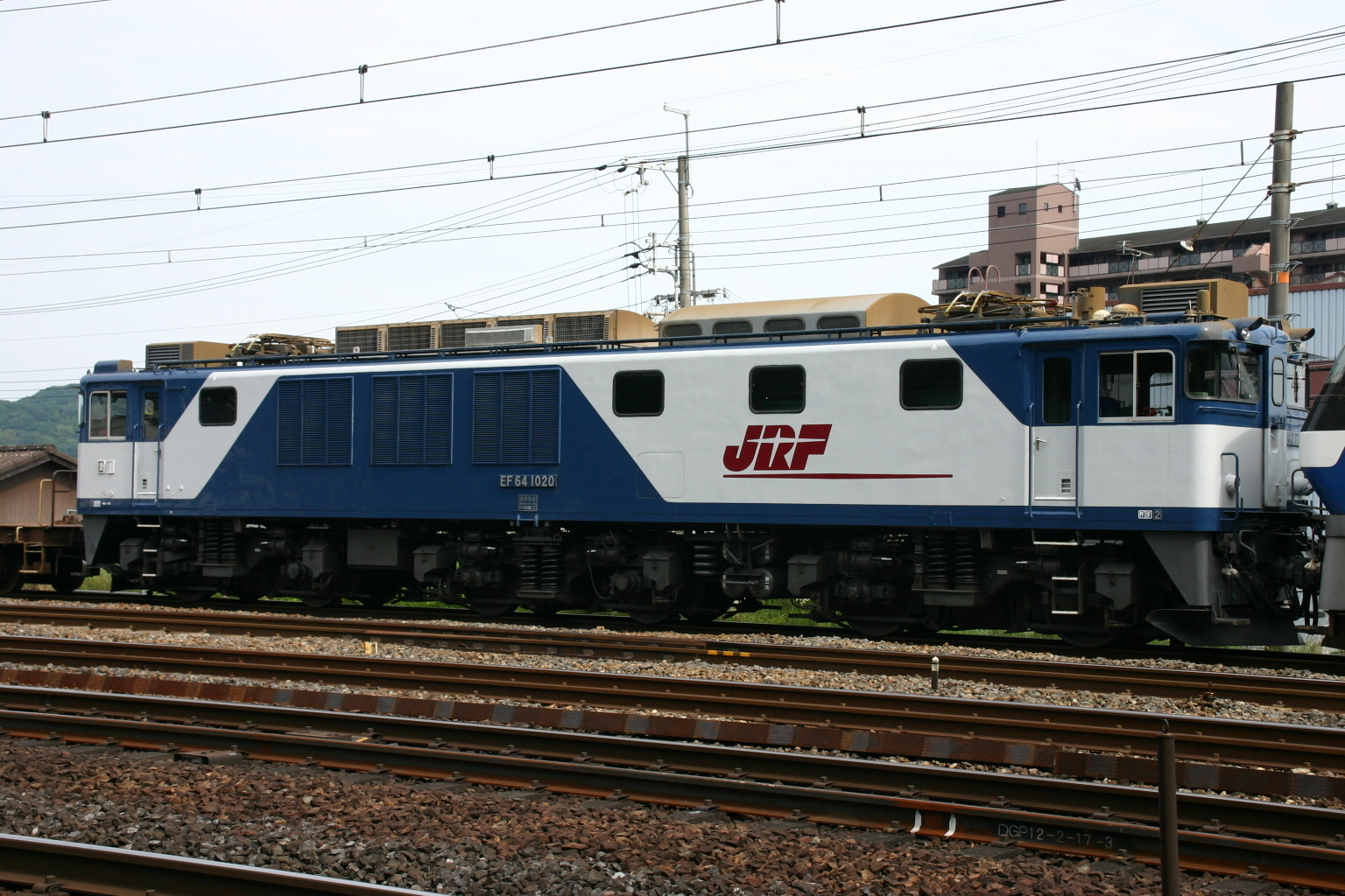 山崎サントリーカーブで、EF64を撮影 2012/6/3: ほぼ駅撮りの、鉄道撮影ブログ